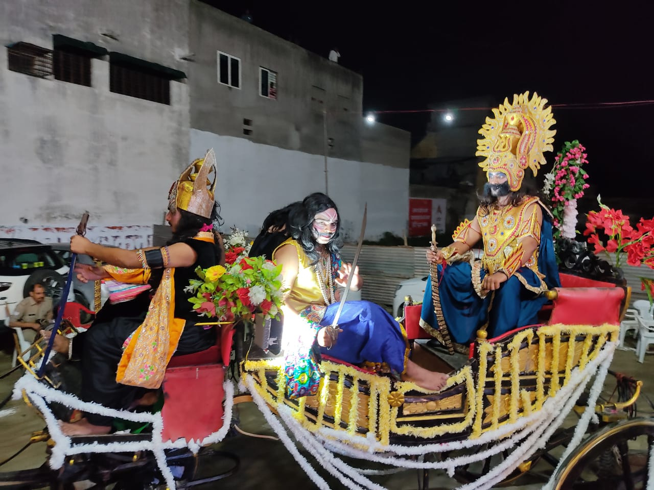 Ram-Ravan's war took place in Meerut in Ramlila, Ravana burnt to ashes ...