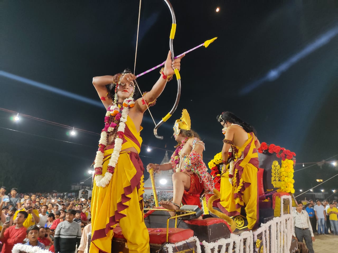 Ram-Ravan's war took place in Meerut in Ramlila, Ravana burnt to ashes ...