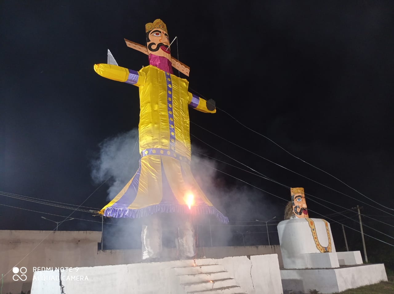 Colorful fireworks between Lord Shri Ram and Ravana, Ravana fell before ...