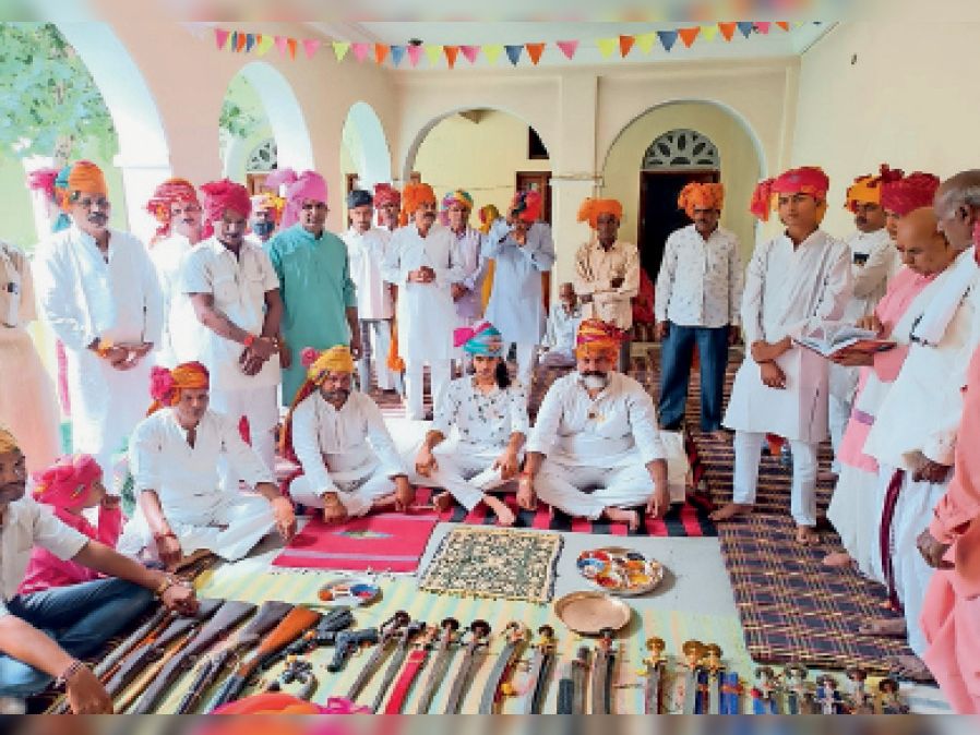 Kshatriya Mahasabha Sansthan took out procession by worshiping weapons ...