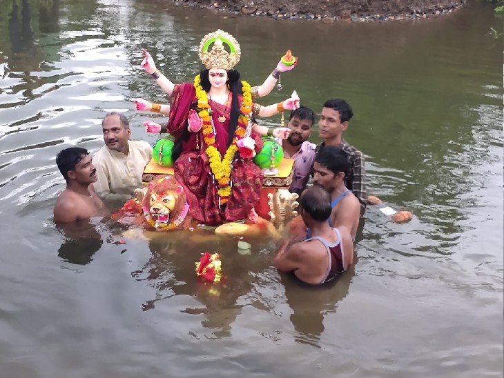 Immersion of Goddess idols done by Jai Ghosh of Jai Mata Di, procession ...