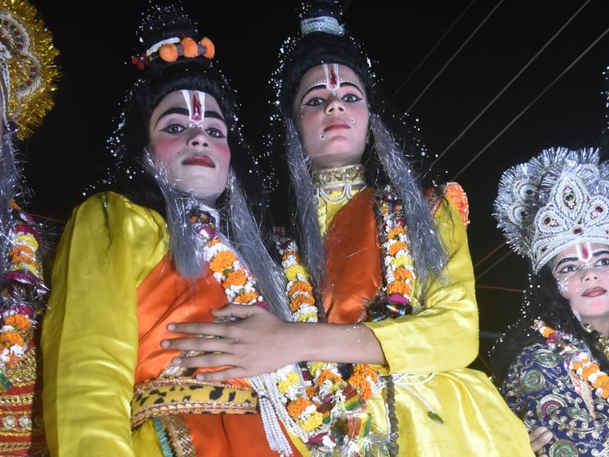 Late night Shri Ram-Bharat meeting in Ghazipur | गाजीपुर में देर रात ...