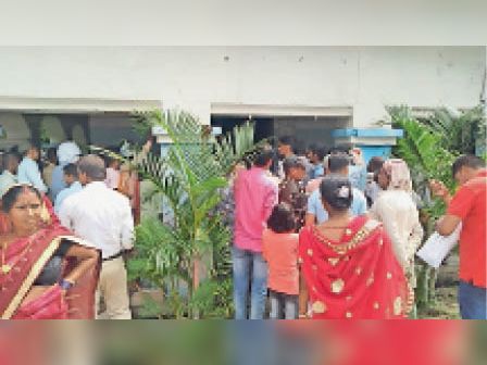 Crowd of Divyangs gathered in Divyang camp organized in Sadar Hospital ...