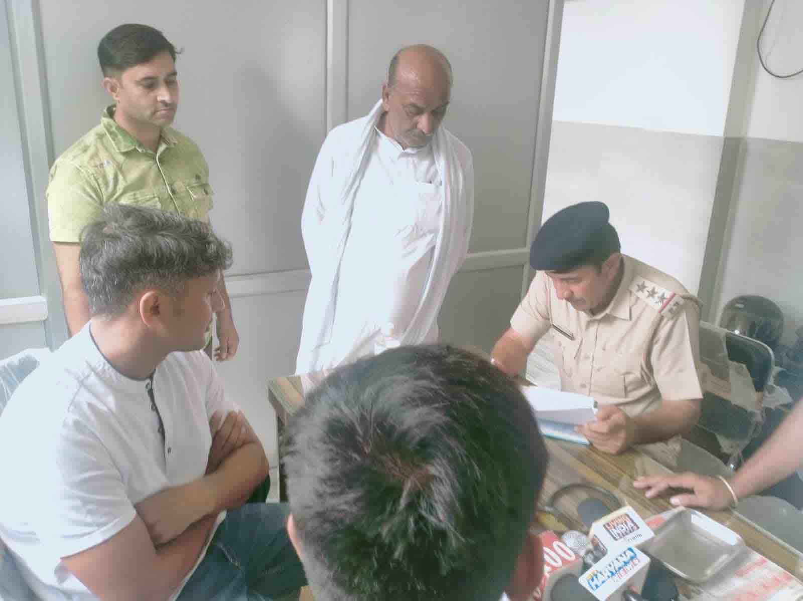 Devastation in Singh Hospital after the death of the girl child in Ratia, Fatehabad. | बच्ची की ...