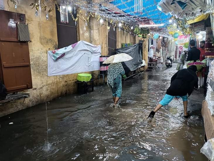 Weather cools due to heavy rain in Bareilly: People were seen in awe ...