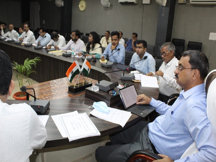 Azamgarh DM gave instructions to all SDMs