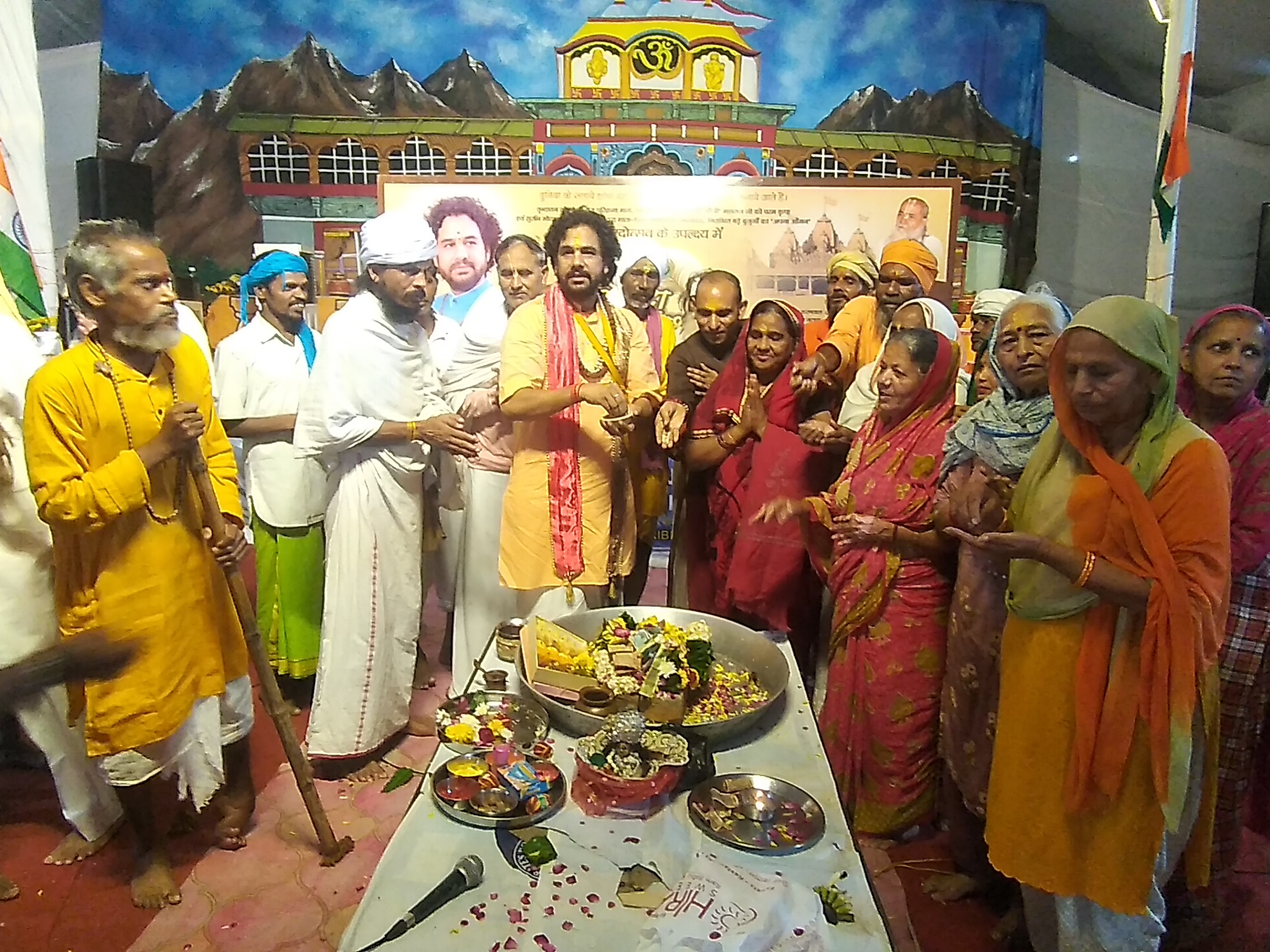 Foundation stone of Nand Yashoda Dham Ashram on Parikrama Marg, people ...