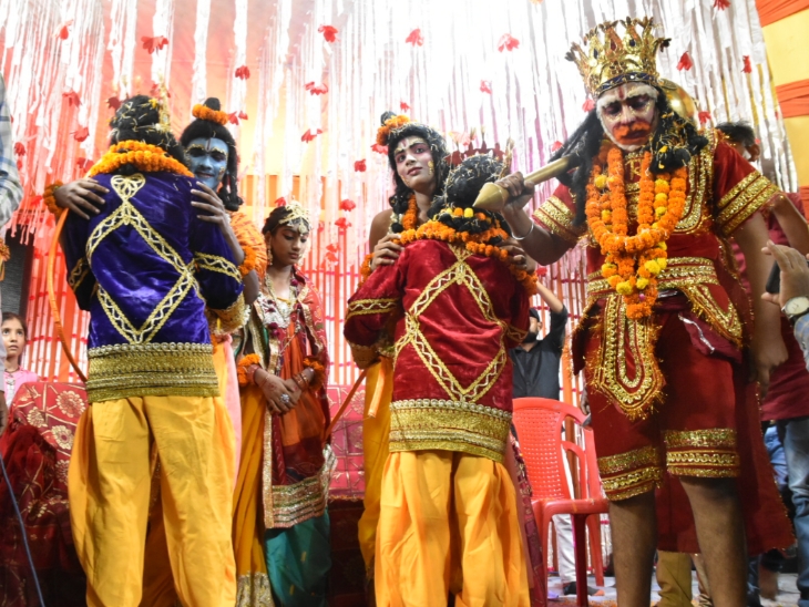 Bharat Milap of 108-year-old Ramlila Committee, : 4 km procession, see ...
