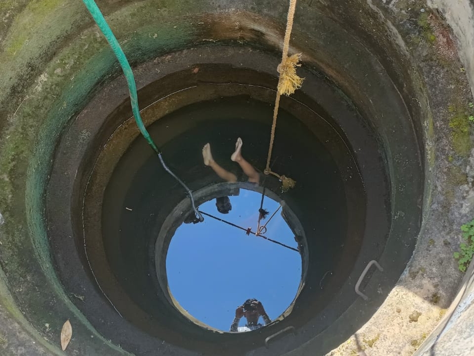 4 year old daughter fell in the well of the house while playing, the ...