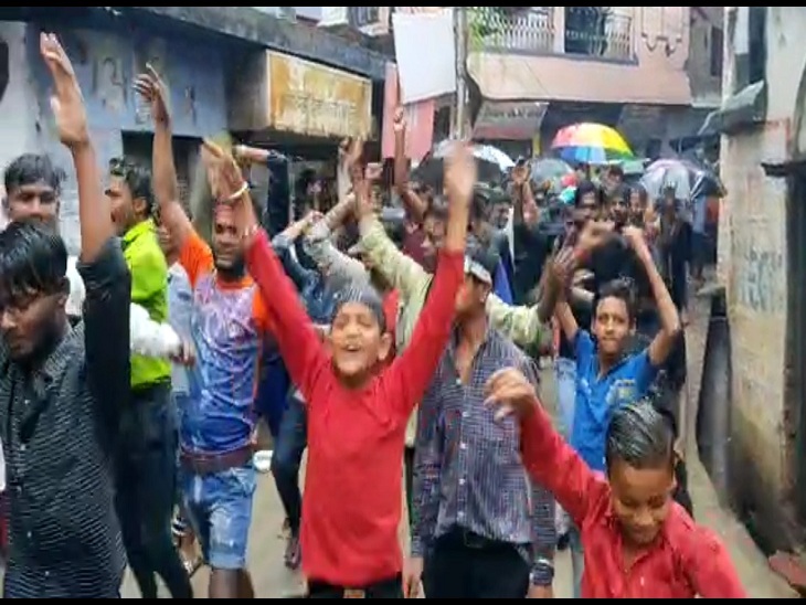 Valmiki procession came out with pomp while drenched in rain: 128th ...