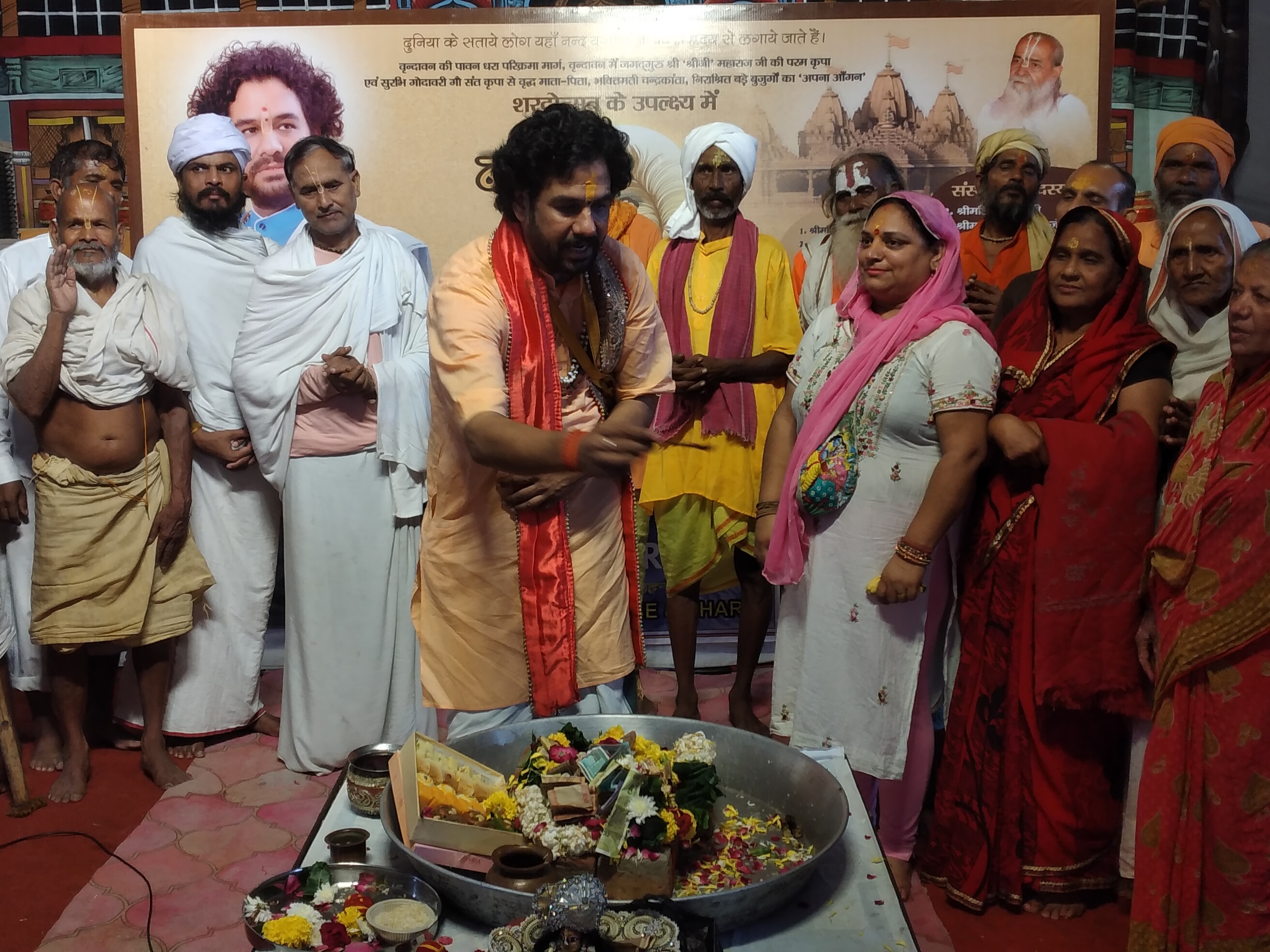 Foundation stone of Nand Yashoda Dham Ashram on Parikrama Marg, people ...