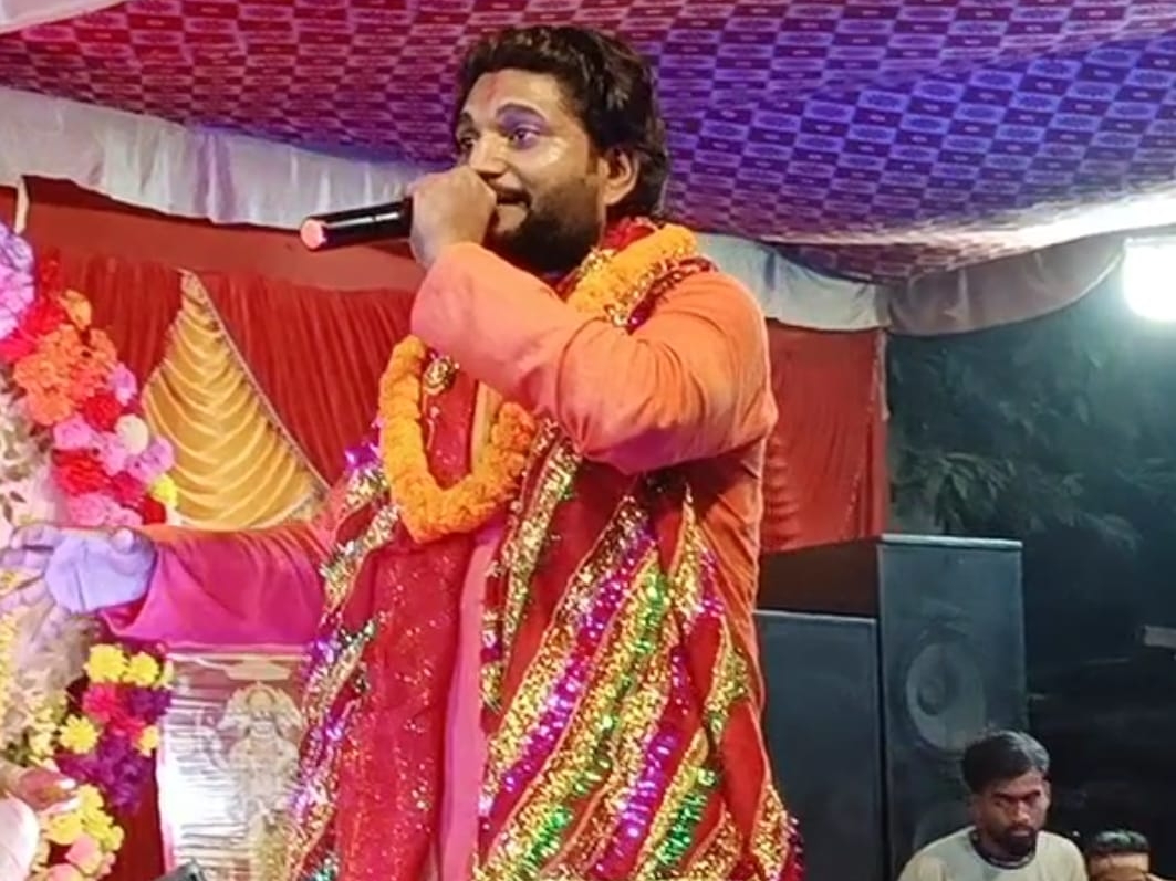 Bhajan singers tied the knot in Jagran, the audience and the audience ...