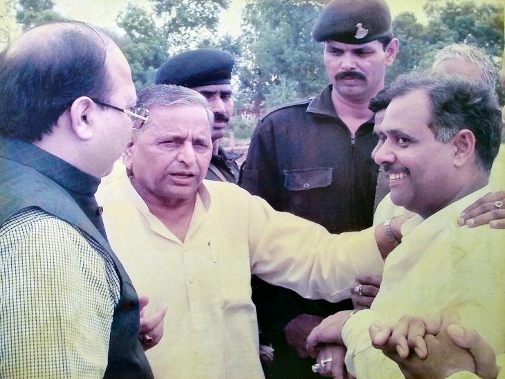 Unveiling the statue of Swami Kalyan Dev in 2006 after reaching ...