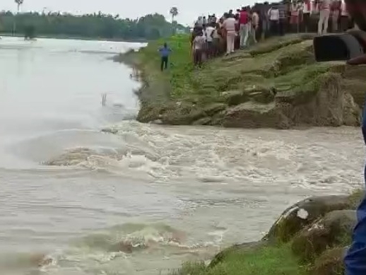 Gandak river in spate in Gopalganj, Ring dam collapsed due to rising ...
