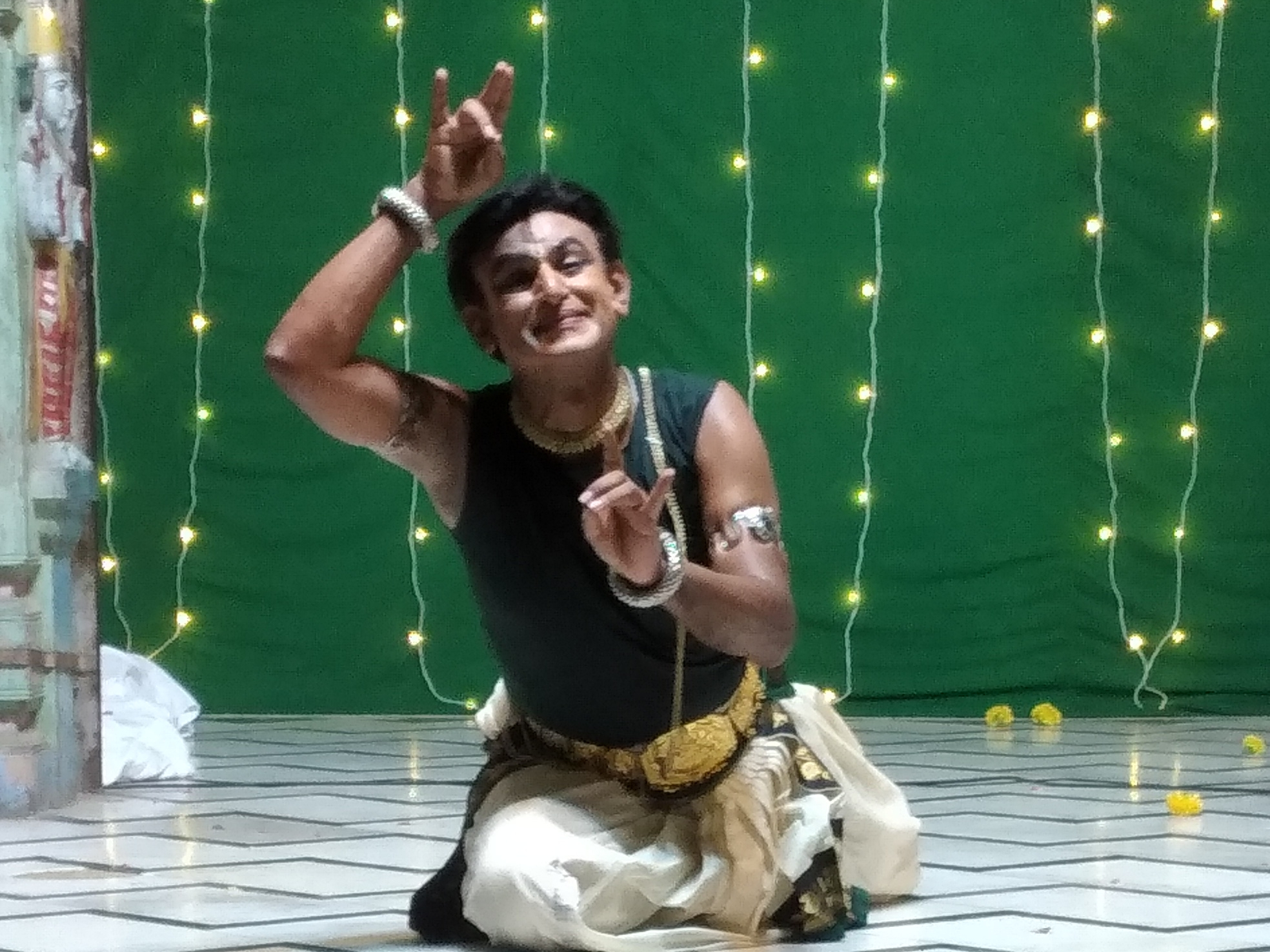 Devotees thronged, world-renowned artists performed in Sharadotsav ...