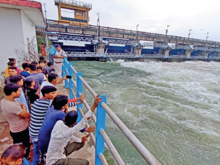 In Gwalior, the water level increased rapidly in the Tighra dam in the ...