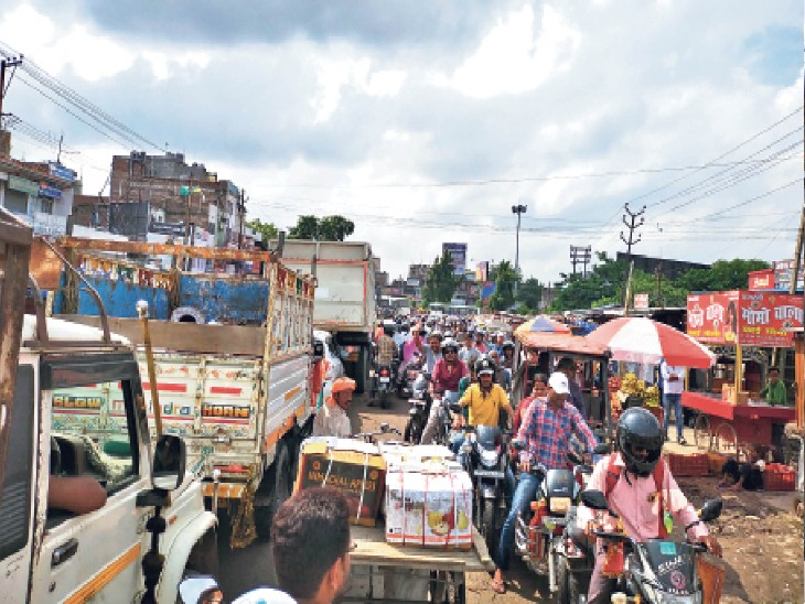 Vehicles entered due to encroachment and no entry became the reason ...