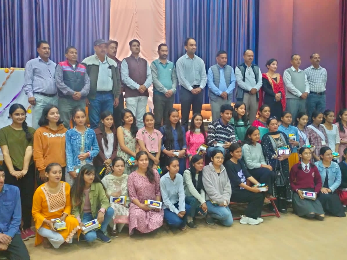 Shimla: 80 meritorious honored in Rampur | रामपुर में 80 मेधावी ...