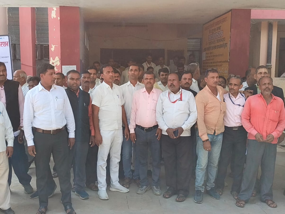 Said- If the Tehsildar is not removed, then the lawyers will fight the ...