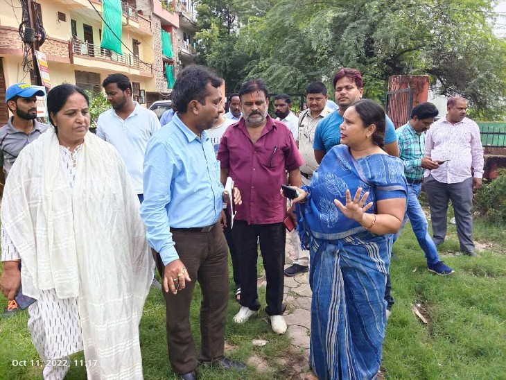 In many areas including Shakuntalapuri, Darpan Colony, the mayor got ...