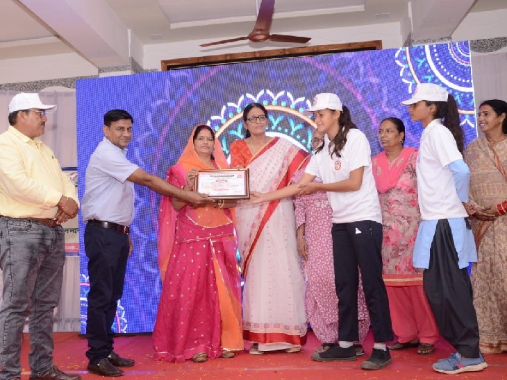 115 girls honoured in Rajasthan's Pali | पाली में सम्मान समारोह आयोजित ...