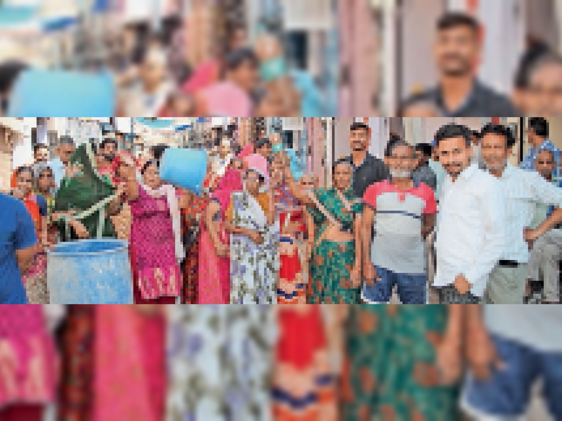 People of Khapatapadi tore pots, jammed | पानी की समस्या: खपटापाड़ी के ...