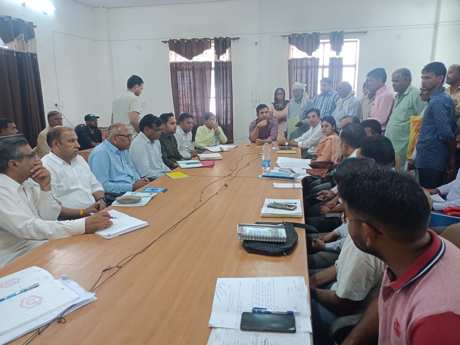 Seeing the mess in Kotkasim, the collector got angry, asked to solve ...