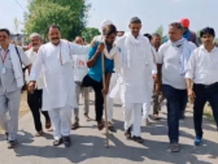 MLA's padyatra reached Dhodhar area after walking 300 km in 17 days ...