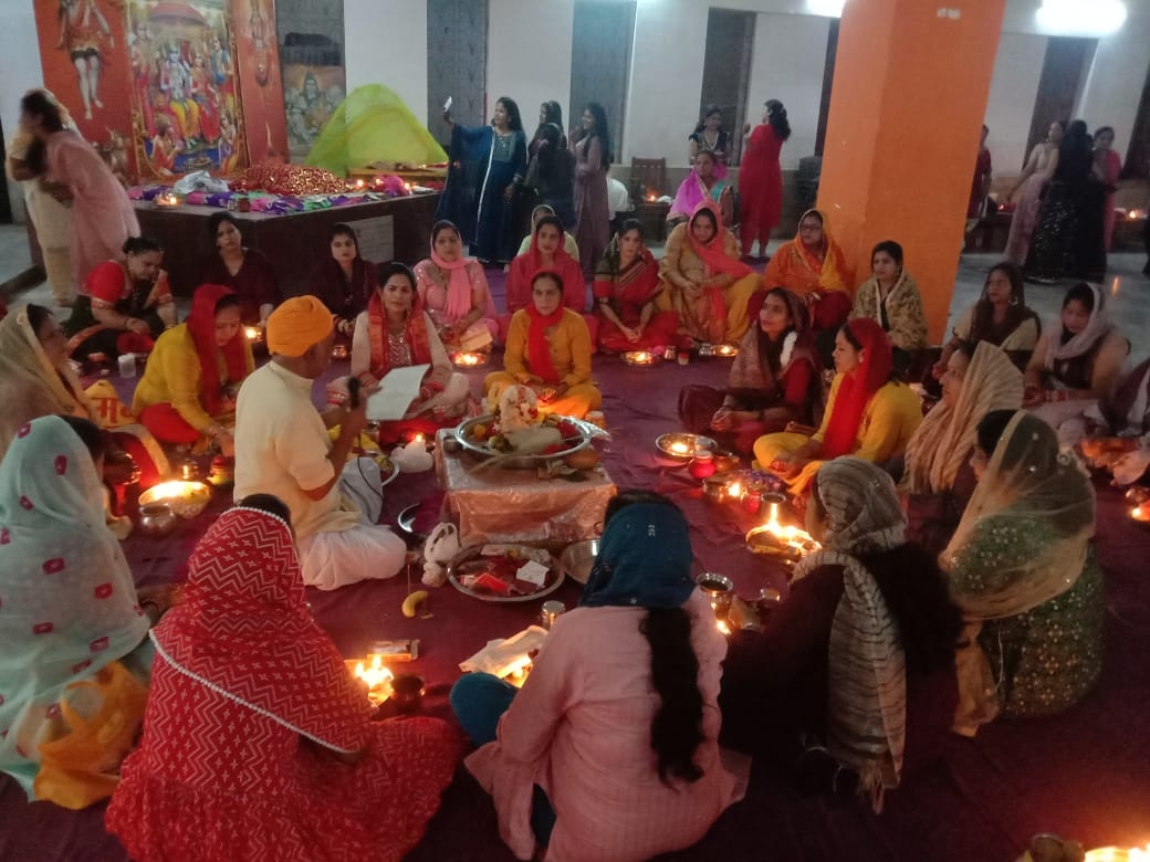 For the longevity of the husband, women kept fast, mass worship of ...