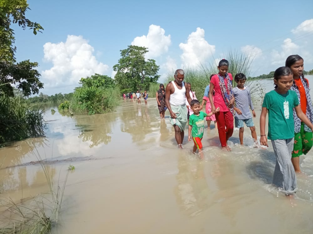 Saryu river in spate at Devara of Madhuban Water filled in more than a ...