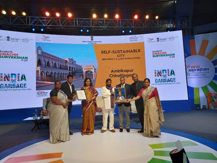 डोर टू डोर कचरा कलेक्शन, SLRM सेंटर, सेनेटरी पार्क का लिया जायजा ...