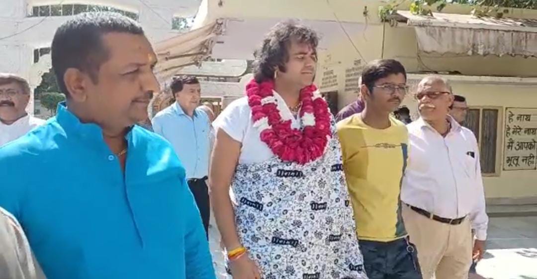 In Meerut, Chinmayanand Bapu said class of anti-national works in the illegal structure of ...