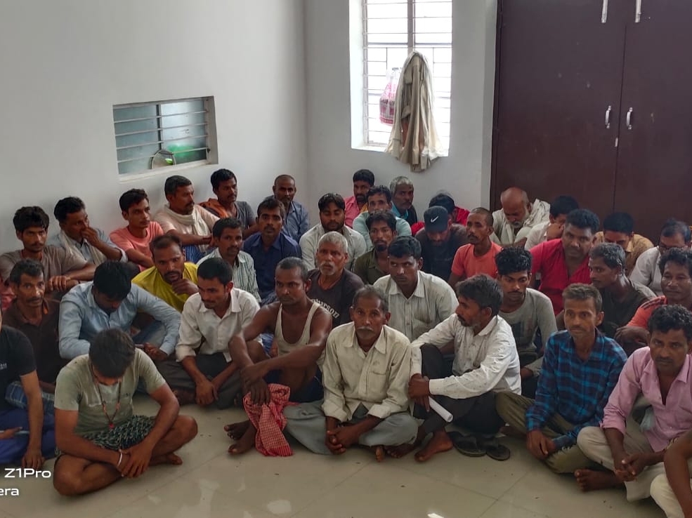 चलाया छापेमारी अभियान, 51 लोगों को किया गिरफ्तार | Raid campaign ...