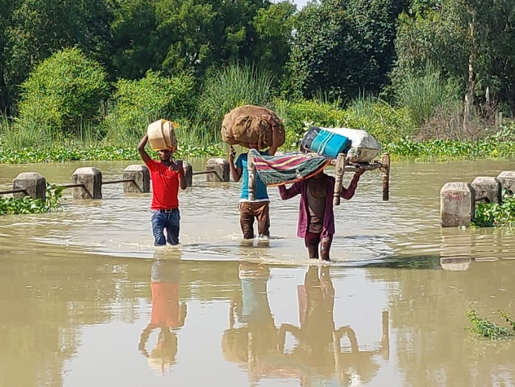 Flood water entered Kasimpur village, DM knew the situation, villagers ...