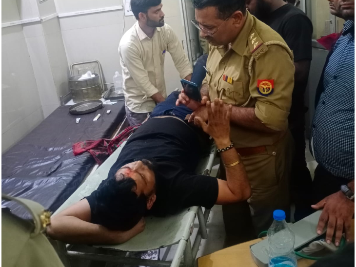 The accused was sent to jail, police recovered many weapons from the house.Ayodhya. Yellow Zone ...