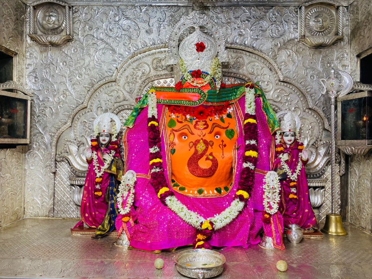 Indore Mandir Darshan Photos; Khajrana Ganesh, Ranjit Hanuman | मंगलवार ...