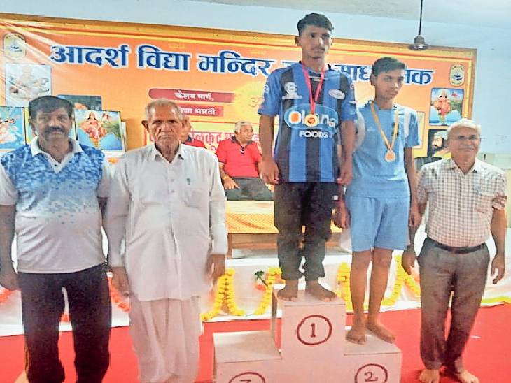 Dinesh topped the state in the state level sports competition saucer ...