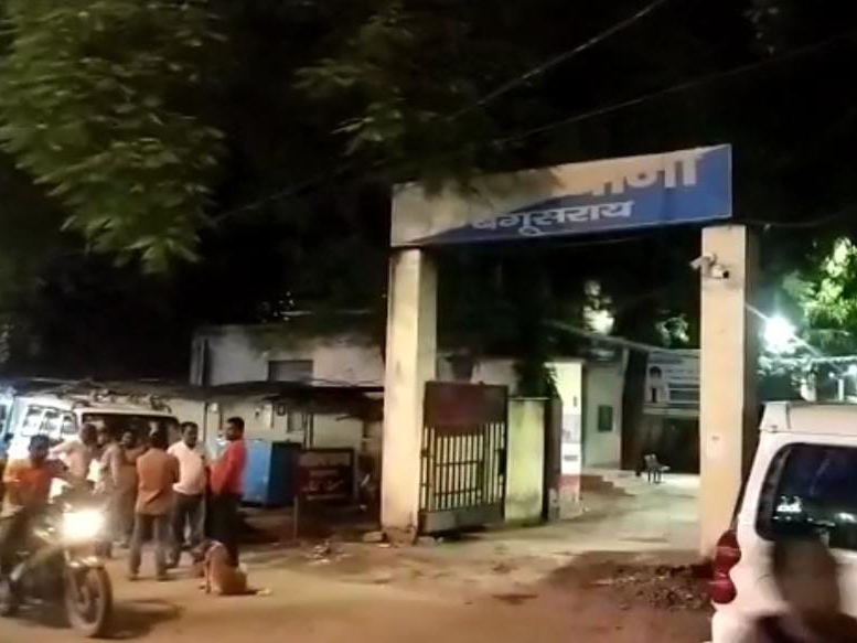 Prisoner absconding from the presence of city police station in ...