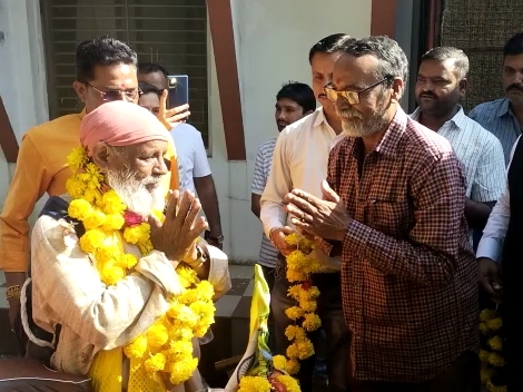 Dr. Anil Joshi, who went on a journey of 2000 km, was welcomed in Vidisha