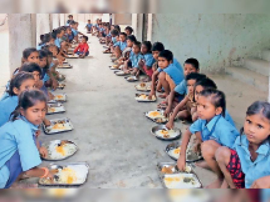 Food grains do not reach due to the negligence of the sensor, after 13 ...