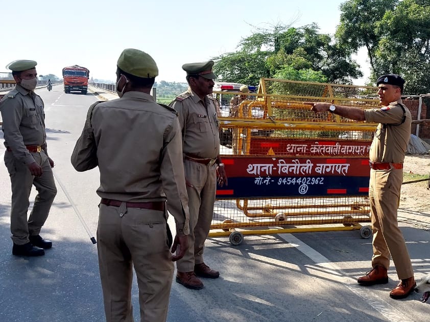 ASP inspected outpost Niwada in Baghpat | बागपत में चौकी निवाड़ा का ...