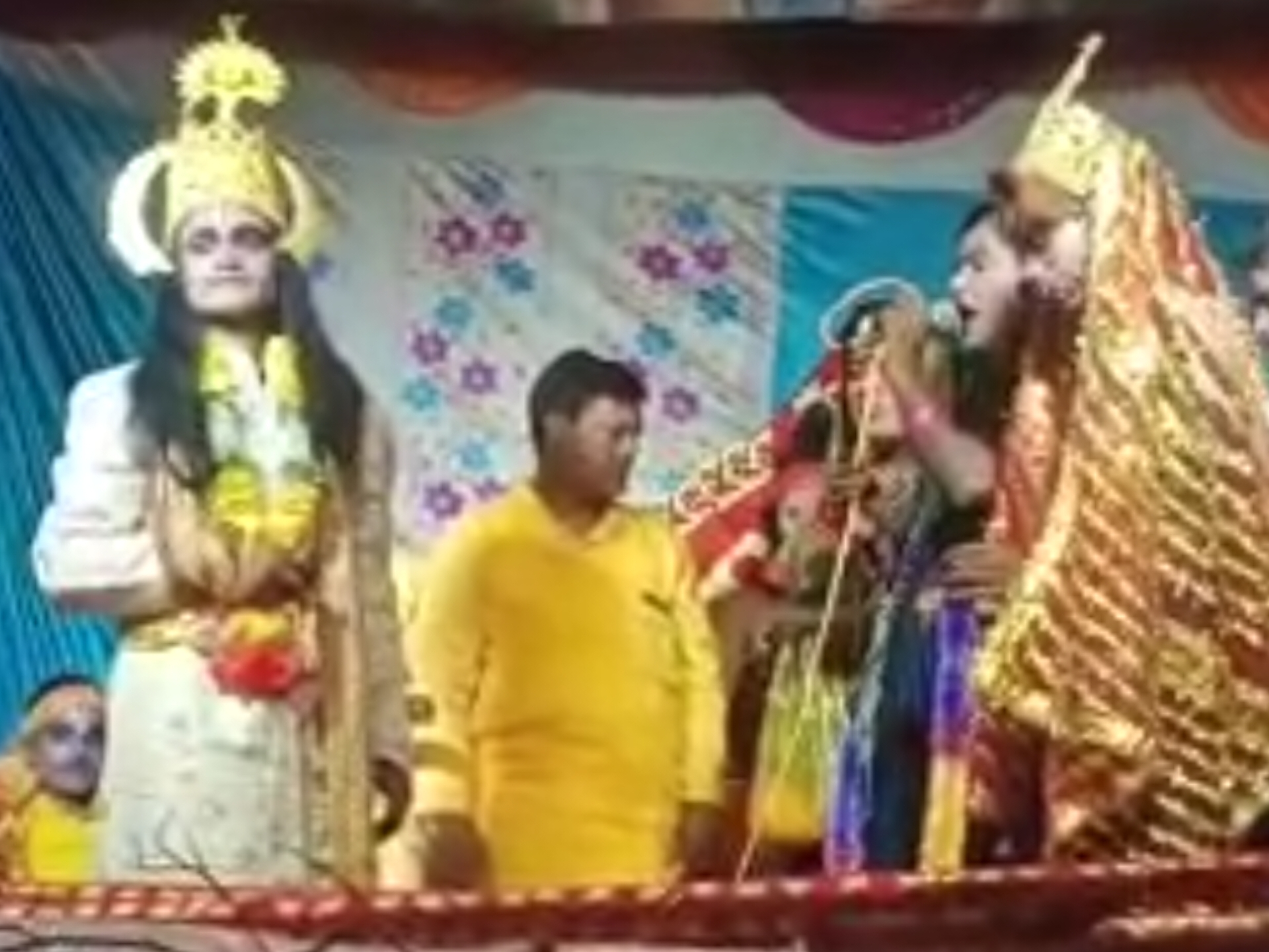 Seeing the anger of Parashuram, the audience trembled, the mourning of ...