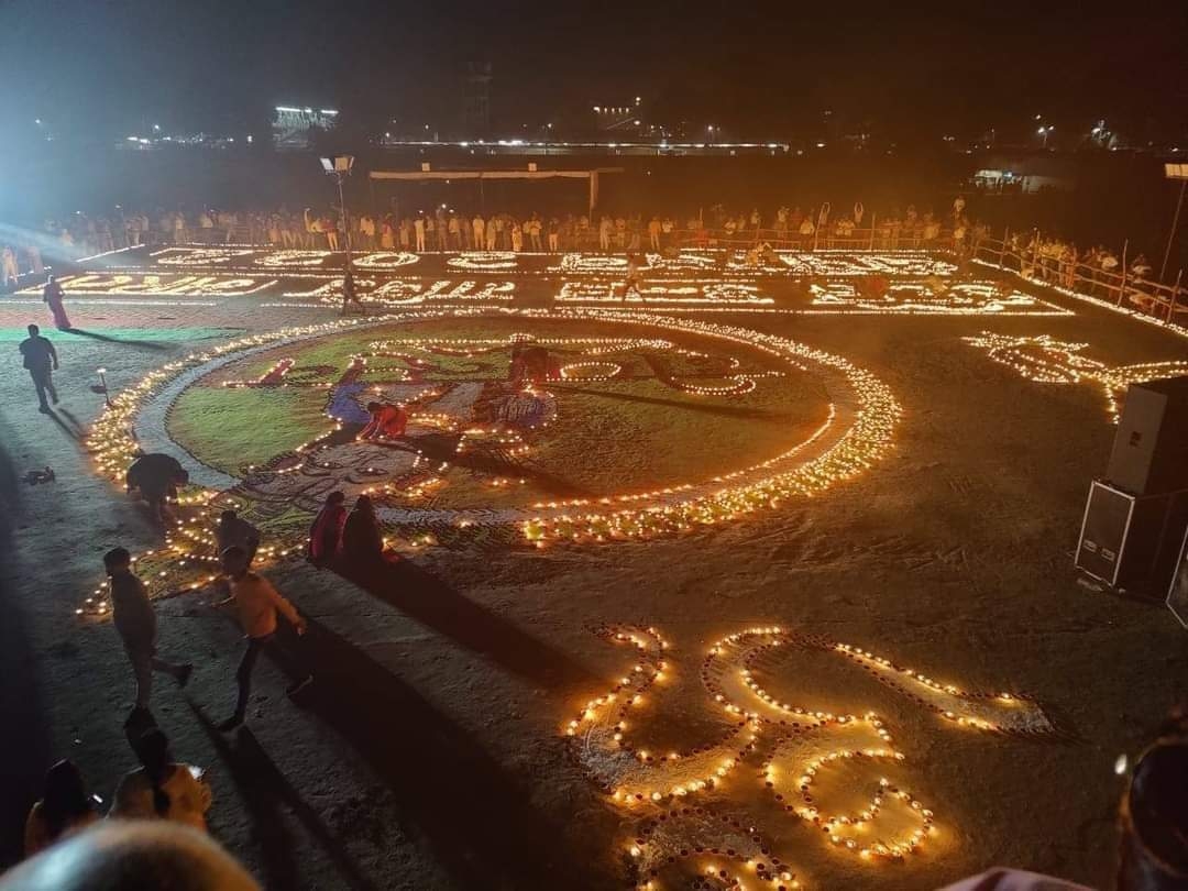 CM Yogi's mission Deepotsav got a new dimension, 5 lakh lamps were lit ...