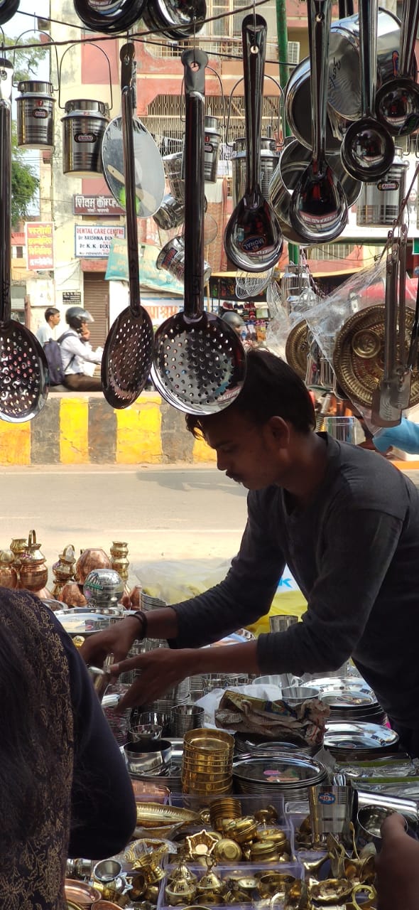 325 firecracker shops in Varanasi; Gold earring and diamond studded ...
