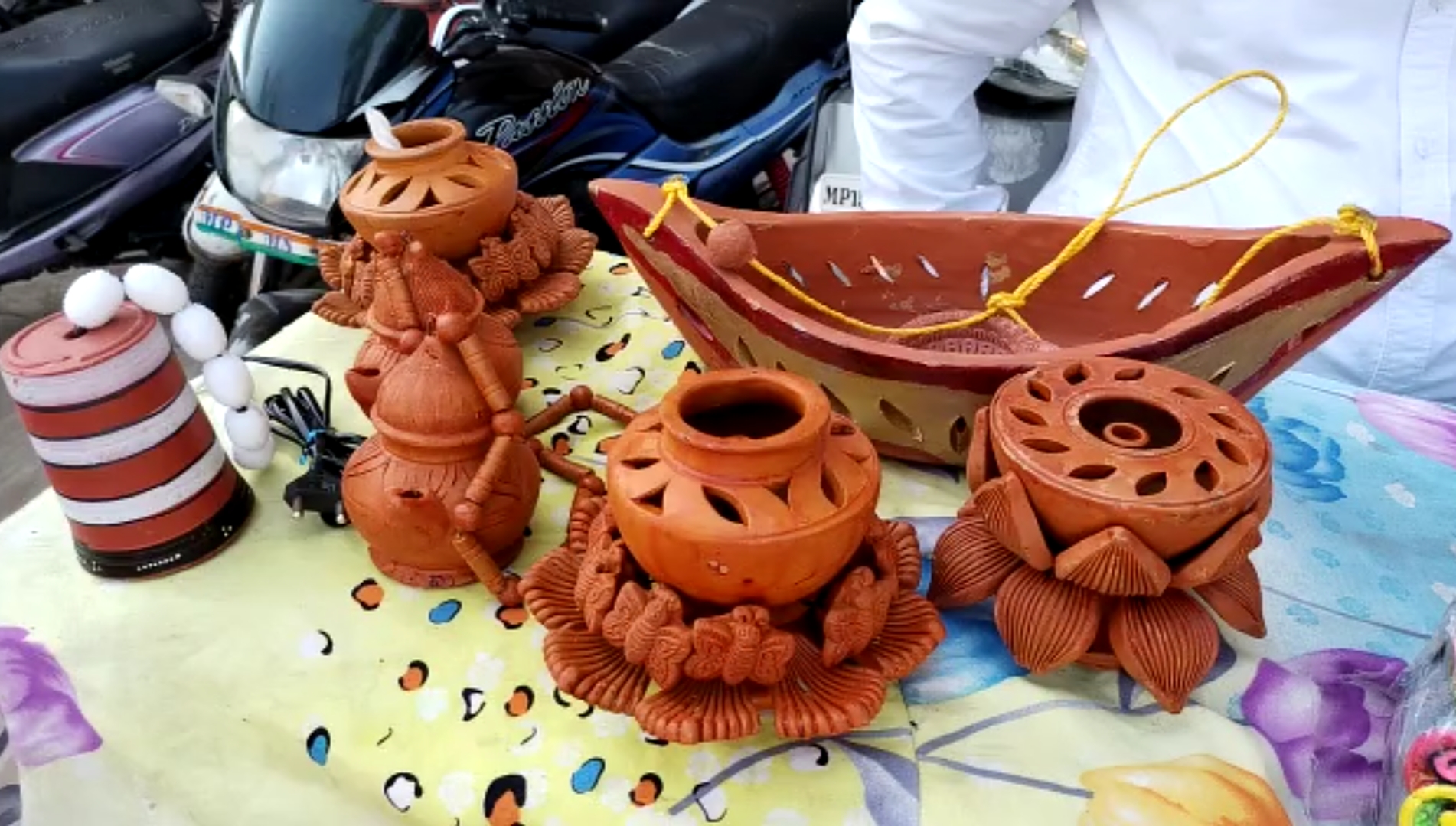 Swastik, Tortoise, Boat and Magical Diyas became the choice of people ...