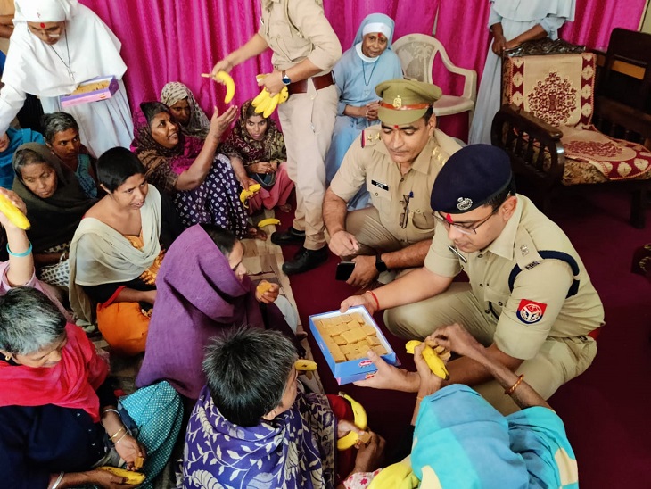 Celebrated Deepawali by visiting Captain Balika Grih | सहारनपुर में ...