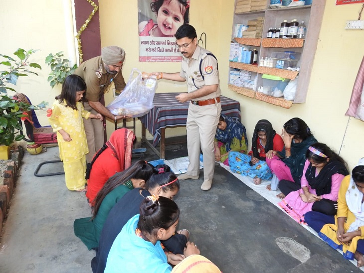 Celebrated Deepawali by visiting Captain Balika Grih