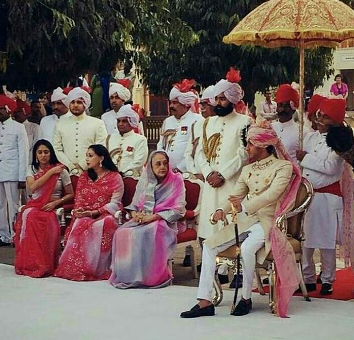 jaipur royal Family of Rajasthan celebrates diwali in Black Dress, bjp ...