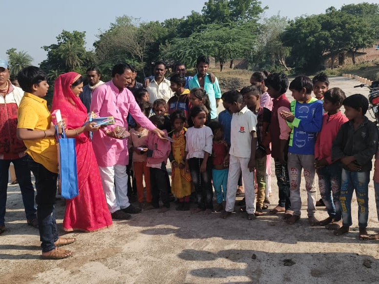 After visiting 20 villages of Manawar Umarban, children were ...