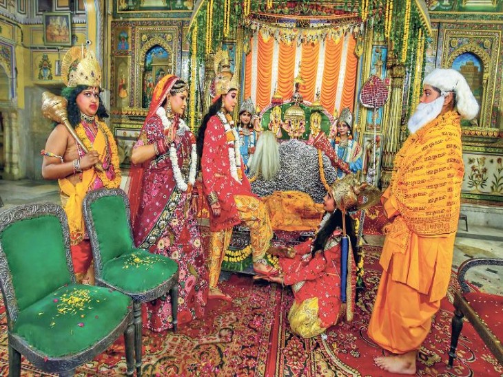 Shri Ram, 152 years old and sitting on a silver throne weighing 125 kg ...